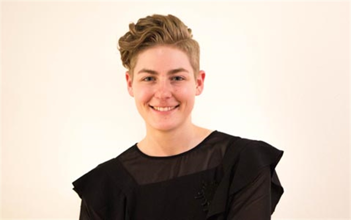 Erin Dunne Wins Bayton Award 2019 Rockhampton Regional Council