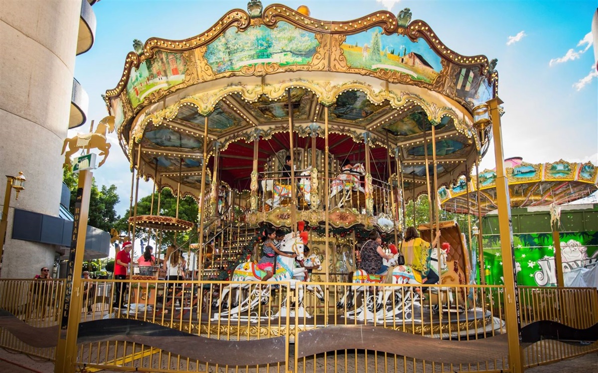 Take a royal ride on Australia’s only two-storey carousel during Beef ...